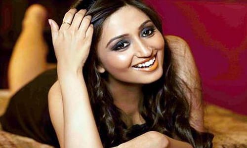 Pallavi Purohit Kimdir